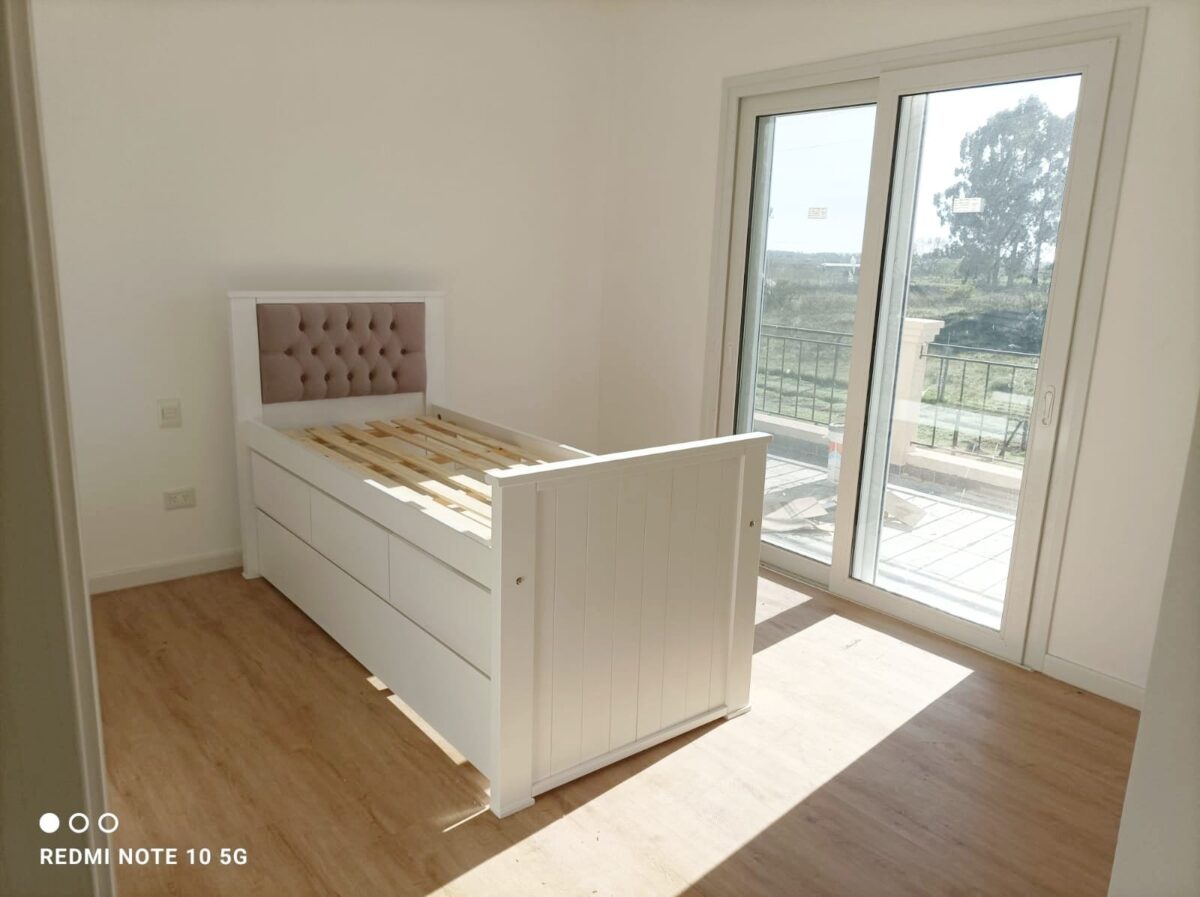 CAMA CON CAPITONE + MODULO DE 3 CAJONES + CARRO CAMA FIJO – MBR Muebles