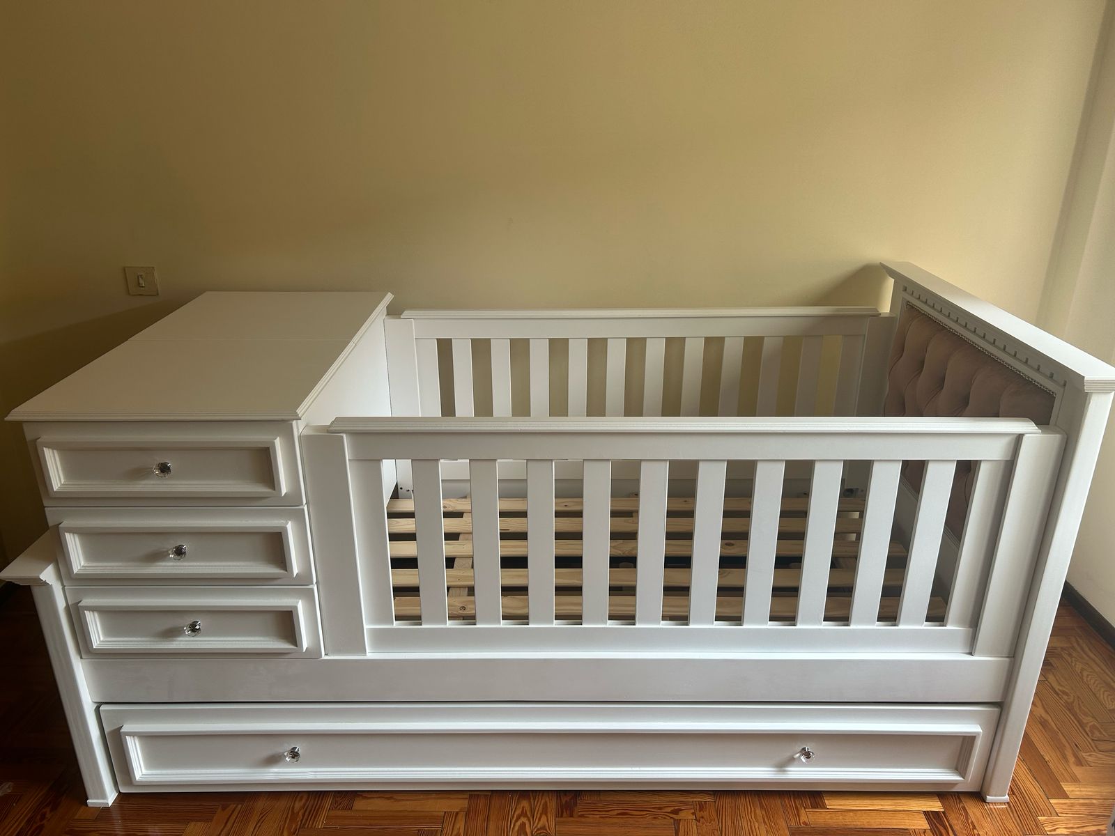 CUNA FUNCIONAL RESTORATION, CON CAPITONE AMPLIO EN CABECERA – MBR Muebles